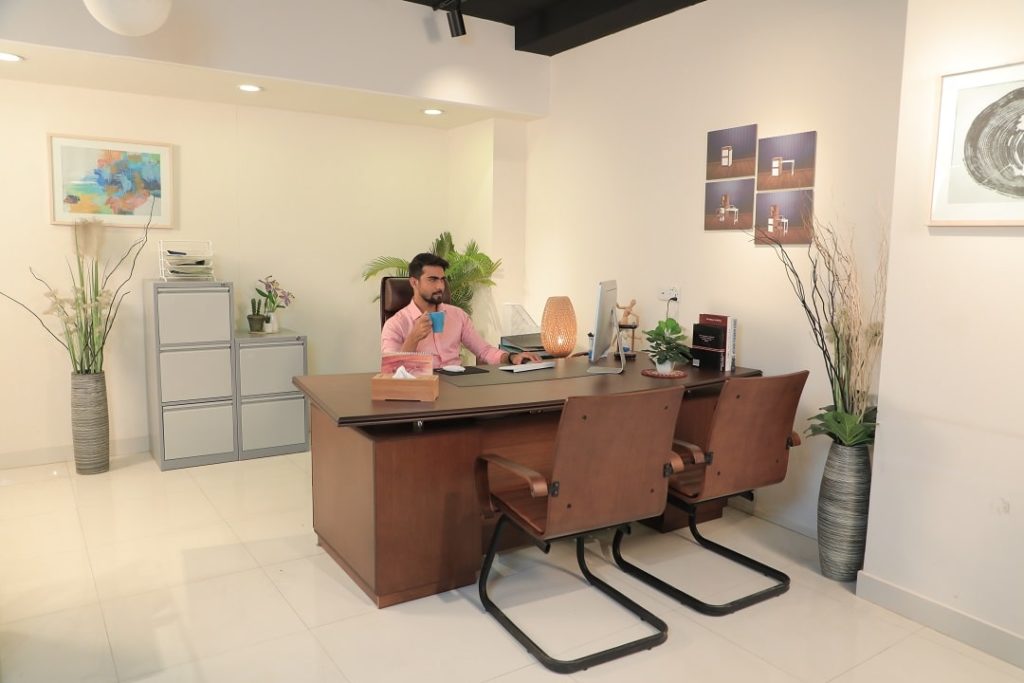 অফিস টেবিল: HATIL এর অফিস টেবিল ডিজাইন - HATIL