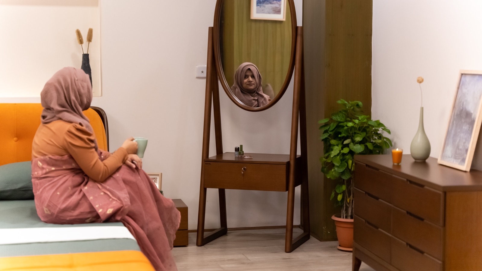 ডেকোর আপা অন আ বাজেট-এর সাথে হাতিলের শো-রুমে একদিন - HATIL